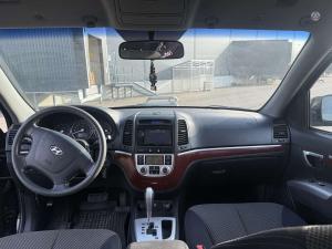 Black Hyundai Santa Fe 2007 in Kaunas, with an engine capacity of 2.19 L and mileage of 300 thousand km for 3500 €, photo 8 on AUTOMOTO.COM.LV