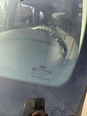 Black Hyundai Santa Fe 2007 in Kaunas, with an engine capacity of 2.19 L and mileage of 300 thousand km for 3500 €, photo 11 on AUTOMOTO.COM.LV