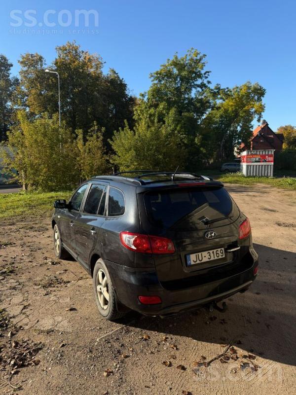 Hyundai Santa Fe 2007 Daugavpils vietnē Melns Hyundai Santa Fe 2007 Daugavpils, ar dzinēja tilpumu 2.20 L un nobraukumu 280 tūkst. km par 3150 €, foto 3 vietnē AUTOMOTO.COM.LV