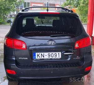 Melns Hyundai Santa Fe 2007 Jelgava, ar dzinēja tilpumu 2.20 L un nobraukumu 357 tūkst. km par 4000 €, foto 4 vietnē AUTOMOTO.COM.LV