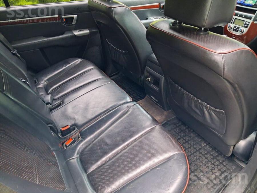 Melns Hyundai Santa Fe 2007 Jelgava, ar dzinēja tilpumu 2.20 L un nobraukumu 357 tūkst. km par 4000 €, foto 8 vietnē AUTOMOTO.COM.LV