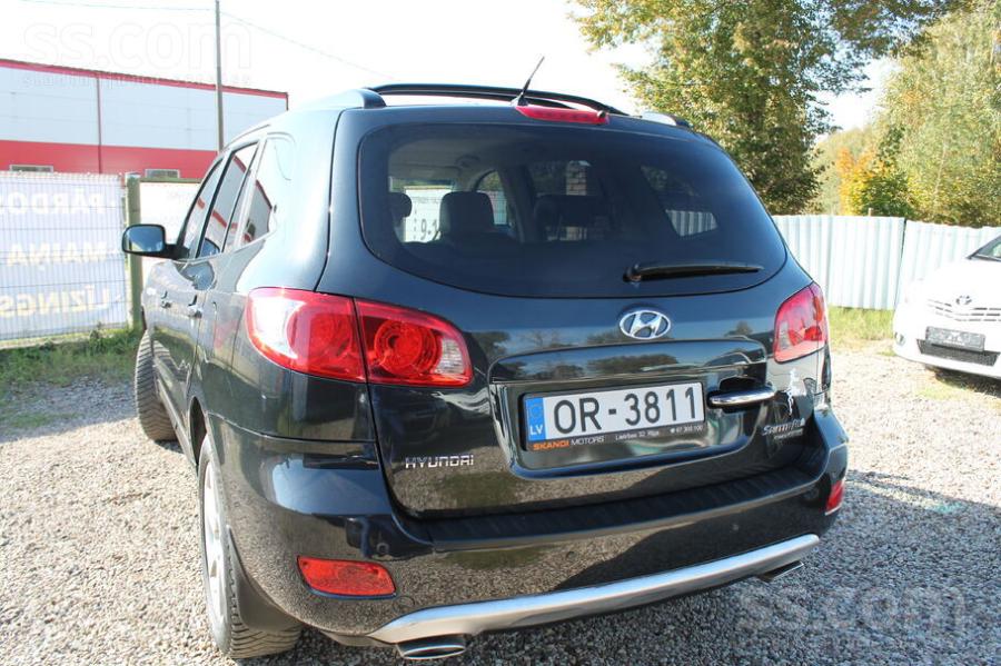 Melns Hyundai Santa Fe 2007 Daugavpils, ar dzinēja tilpumu 2.20 L un nobraukumu 297 tūkst. km par 3990 €, foto 6 vietnē AUTOMOTO.COM.LV