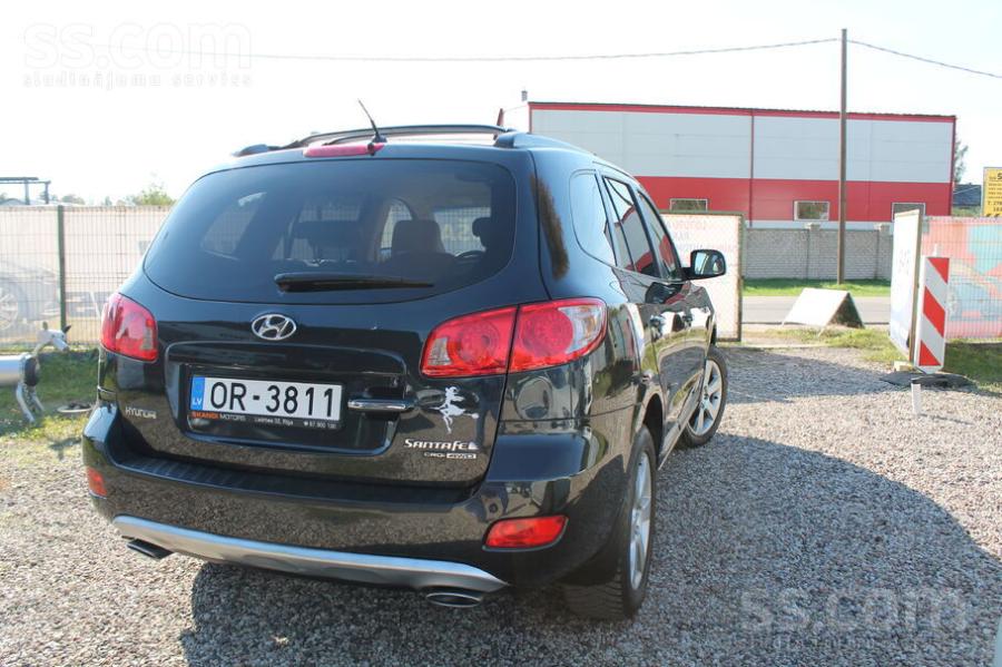 Melns Hyundai Santa Fe 2007 Daugavpils, ar dzinēja tilpumu 2.20 L un nobraukumu 297 tūkst. km par 3990 €, foto 7 vietnē AUTOMOTO.COM.LV