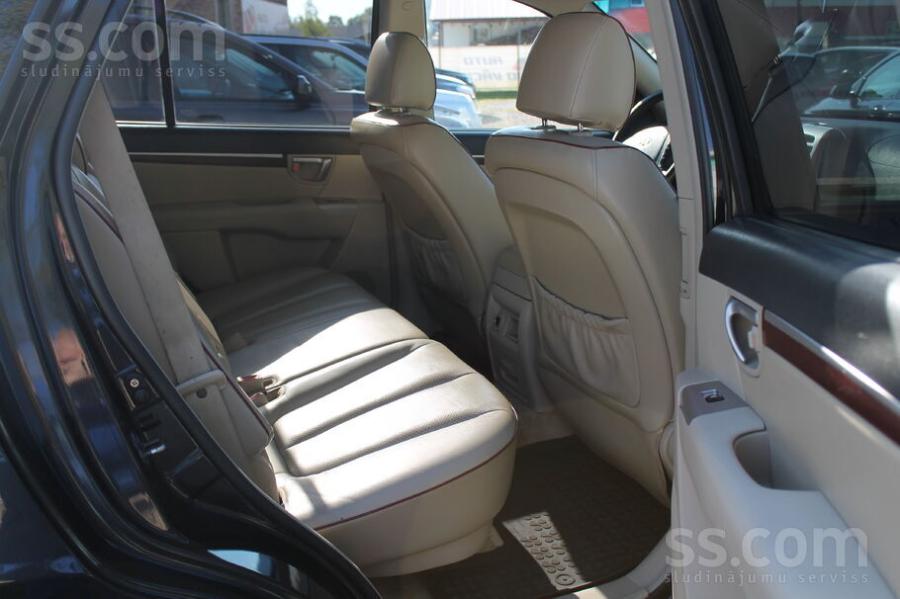 Melns Hyundai Santa Fe 2007 Daugavpils, ar dzinēja tilpumu 2.20 L un nobraukumu 297 tūkst. km par 3990 €, foto 15 vietnē AUTOMOTO.COM.LV
