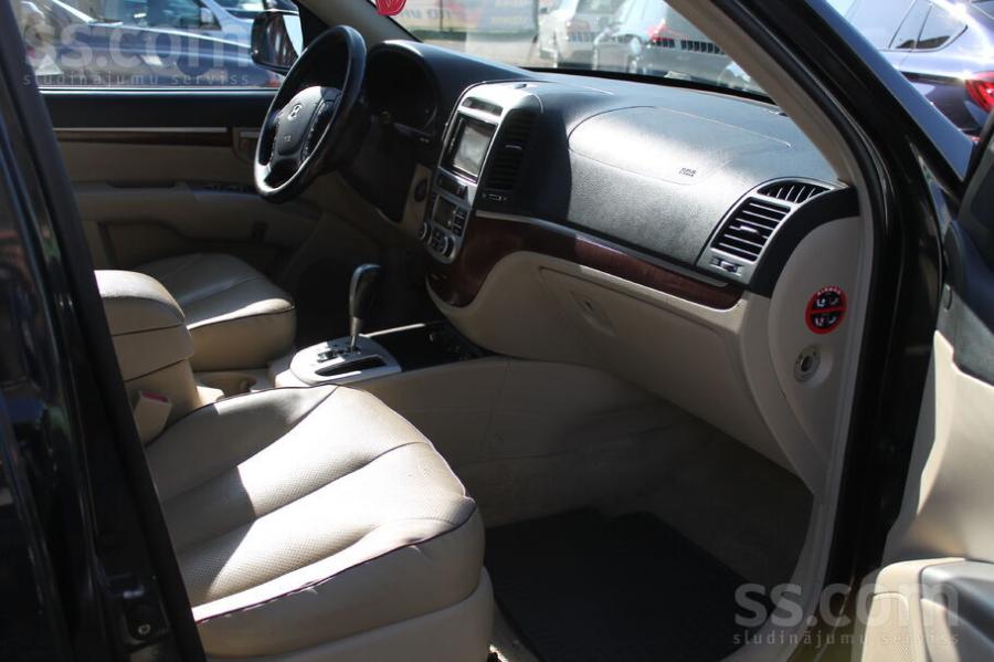 Melns Hyundai Santa Fe 2007 Daugavpils, ar dzinēja tilpumu 2.20 L un nobraukumu 297 tūkst. km par 3990 €, foto 16 vietnē AUTOMOTO.COM.LV