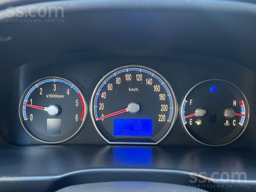 Melns Hyundai Santa Fe 2007 Rīga, ar dzinēja tilpumu 2.20 L un nobraukumu 0 tūkst. km par 3899 €, foto 16 vietnē AUTOMOTO.COM.LV