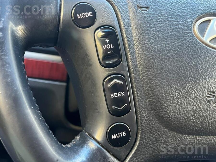 Melns Hyundai Santa Fe 2007 Rīga, ar dzinēja tilpumu 2.20 L un nobraukumu 0 tūkst. km par 3899 €, foto 17 vietnē AUTOMOTO.COM.LV