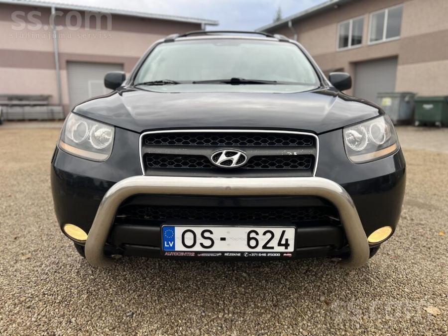 Melns Hyundai Santa Fe 2007 Rēzekne, ar dzinēja tilpumu 2.20 L un nobraukumu 255 tūkst. km par 3750 €, foto 1 vietnē AUTOMOTO.COM.LV