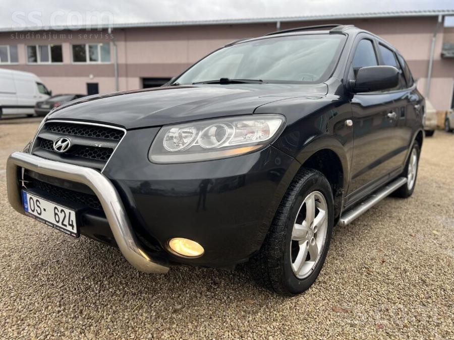 Melns Hyundai Santa Fe 2007 Rēzekne, ar dzinēja tilpumu 2.20 L un nobraukumu 255 tūkst. km par 3750 €, foto 3 vietnē AUTOMOTO.COM.LV