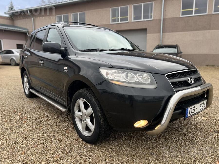 Melns Hyundai Santa Fe 2007 Rēzekne, ar dzinēja tilpumu 2.20 L un nobraukumu 255 tūkst. km par 3750 €, foto 4 vietnē AUTOMOTO.COM.LV