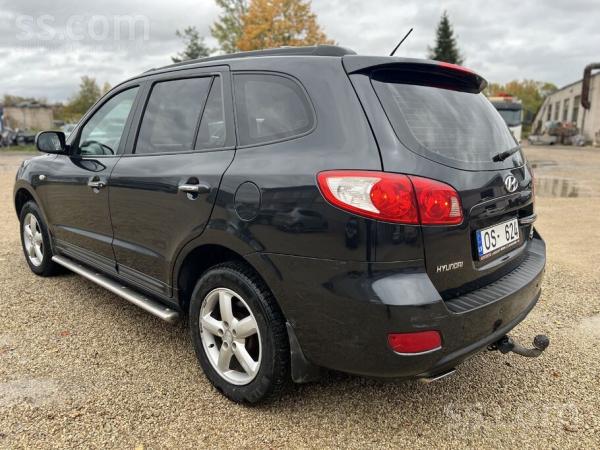 Melns Hyundai Santa Fe 2007 Rēzekne, ar dzinēja tilpumu 2.20 L un nobraukumu 255 tūkst. km par 3750 €, foto 6 vietnē AUTOMOTO.COM.LV