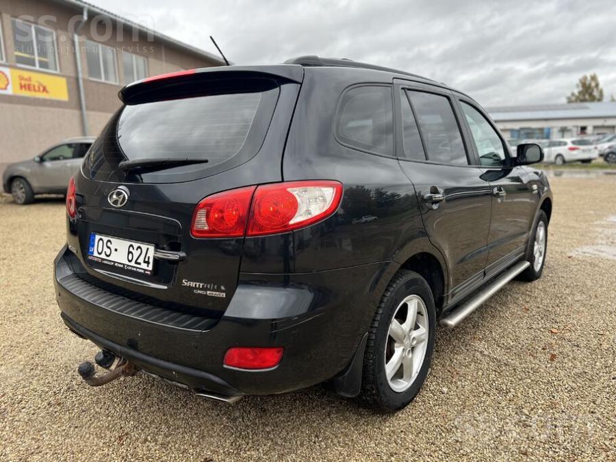 Melns Hyundai Santa Fe 2007 Rēzekne, ar dzinēja tilpumu 2.20 L un nobraukumu 255 tūkst. km par 3750 €, foto 8 vietnē AUTOMOTO.COM.LV