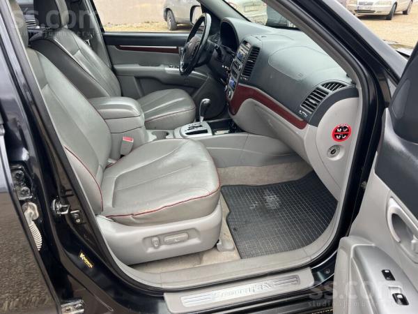 Melns Hyundai Santa Fe 2007 Rēzekne, ar dzinēja tilpumu 2.20 L un nobraukumu 255 tūkst. km par 3750 €, foto 11 vietnē AUTOMOTO.COM.LV