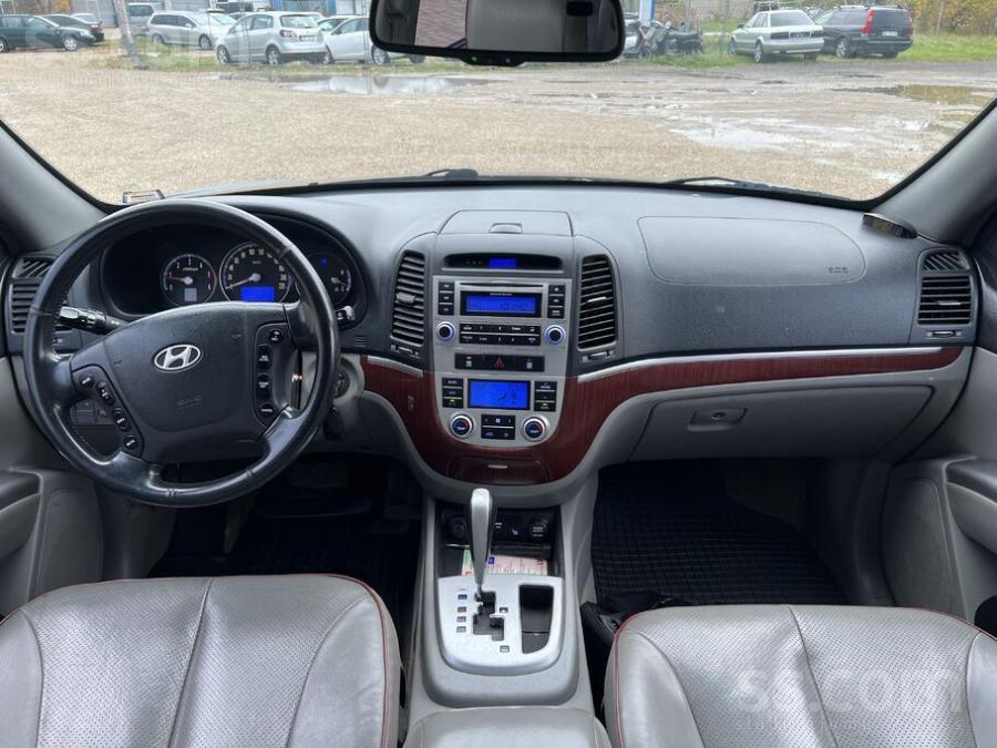 Melns Hyundai Santa Fe 2007 Rēzekne, ar dzinēja tilpumu 2.20 L un nobraukumu 255 tūkst. km par 3750 €, foto 13 vietnē AUTOMOTO.COM.LV