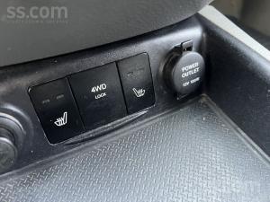 Melns Hyundai Santa Fe 2007 Rēzekne, ar dzinēja tilpumu 2.20 L un nobraukumu 255 tūkst. km par 3750 €, foto 15 vietnē AUTOMOTO.COM.LV