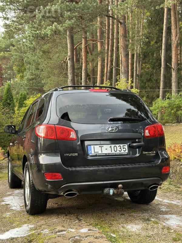 Melns Hyundai Santa Fe 2007 Tukums, ar dzinēja tilpumu 2.20 L un nobraukumu 384 tūkst. km par 2800 €, foto 9 vietnē AUTOMOTO.COM.LV