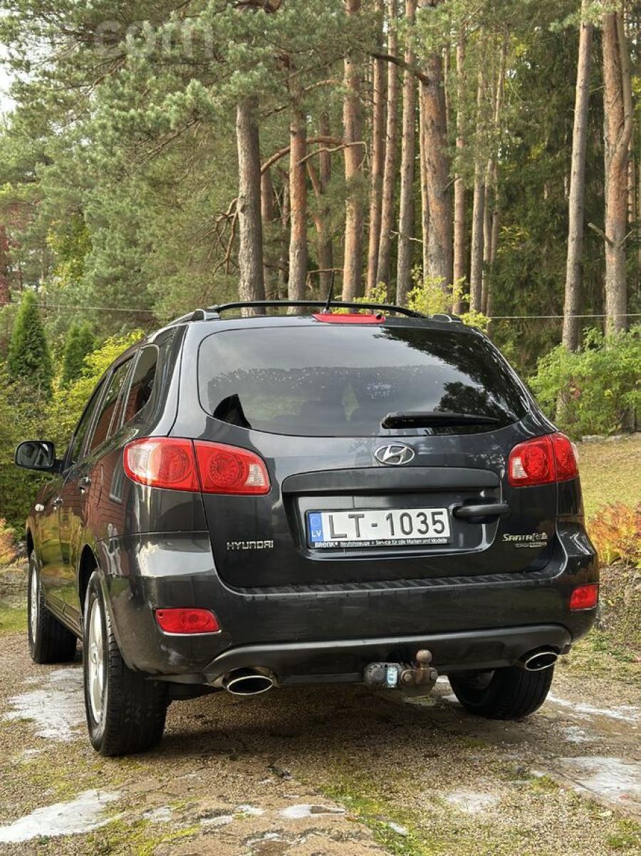 Melns Hyundai Santa Fe 2007 Tukums, ar dzinēja tilpumu 2.20 L un nobraukumu 384 tūkst. km par 2800 €, foto 9 vietnē AUTOMOTO.COM.LV
