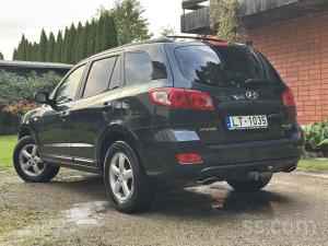 Melns Hyundai Santa Fe 2007 Tukums, ar dzinēja tilpumu 2.20 L un nobraukumu 384 tūkst. km par 2800 €, foto 11 vietnē AUTOMOTO.COM.LV