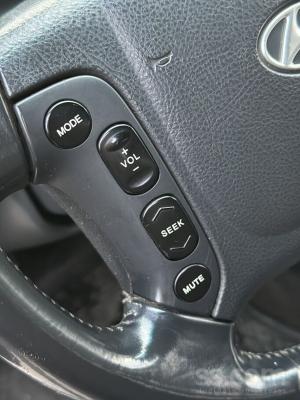 Melns Hyundai Santa Fe 2007 Tukums, ar dzinēja tilpumu 2.20 L un nobraukumu 384 tūkst. km par 2800 €, foto 19 vietnē AUTOMOTO.COM.LV