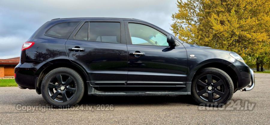 Black Hyundai Santa Fe 2007 in Tallinn, with an engine capacity of 2.20 L and mileage of 413 thousand km for 3700 €, photo 12 on AUTOMOTO.COM.LV