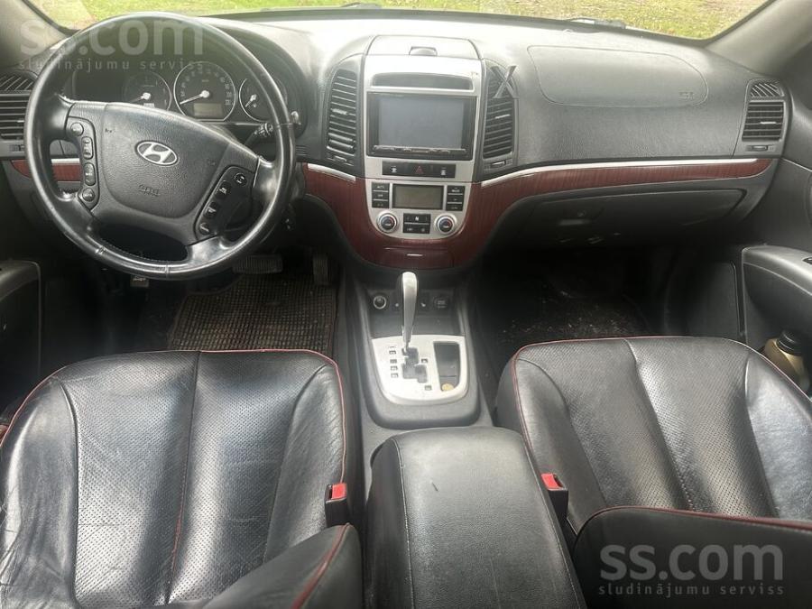 Melns Hyundai Santa Fe 2007 Valka, ar dzinēja tilpumu 2.20 L un nobraukumu 350 tūkst. km par 2750 €, foto 6 vietnē AUTOMOTO.COM.LV