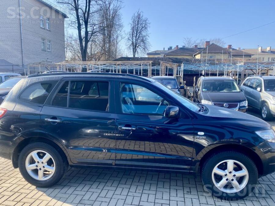 Melns Hyundai Santa Fe 2008 Rēzekne, ar dzinēja tilpumu 2.20 L un nobraukumu 0 tūkst. km par 5150 €, foto 2 vietnē AUTOMOTO.COM.LV