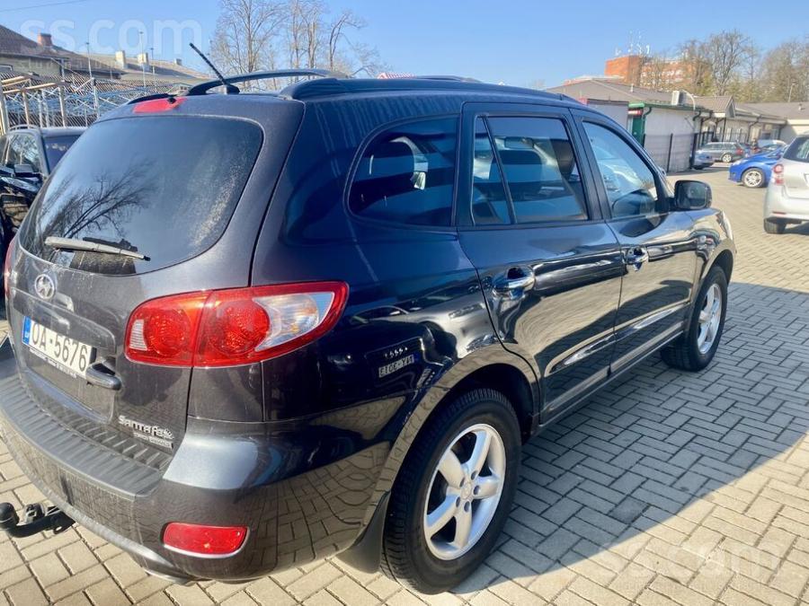 Melns Hyundai Santa Fe 2008 Rēzekne, ar dzinēja tilpumu 2.20 L un nobraukumu 0 tūkst. km par 5150 €, foto 7 vietnē AUTOMOTO.COM.LV