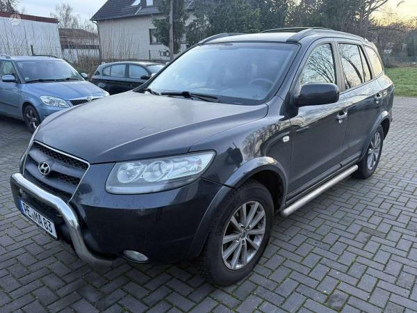 Melns Hyundai Santa Fe 2008 Alīta, ar dzinēja tilpumu 2.66 L un nobraukumu 292 tūkst. km par 3800 €, foto 3 vietnē AUTOMOTO.COM.LV