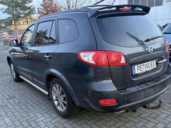 Melns Hyundai Santa Fe 2008 Alīta, ar dzinēja tilpumu 2.66 L un nobraukumu 292 tūkst. km par 3800 €, foto 5 vietnē AUTOMOTO.COM.LV