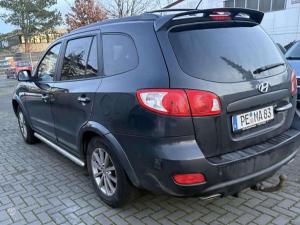 Melns Hyundai Santa Fe 2008 Alīta, ar dzinēja tilpumu 2.66 L un nobraukumu 292 tūkst. km par 3800 €, foto 5 vietnē AUTOMOTO.COM.LV