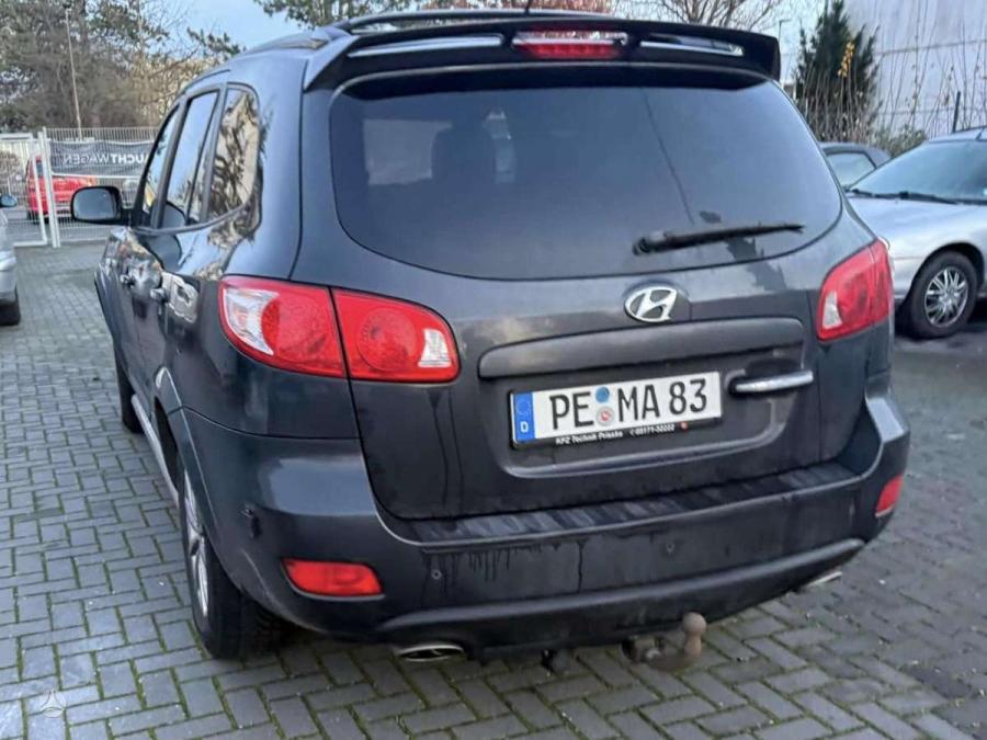 Melns Hyundai Santa Fe 2008 Alīta, ar dzinēja tilpumu 2.66 L un nobraukumu 292 tūkst. km par 3800 €, foto 6 vietnē AUTOMOTO.COM.LV