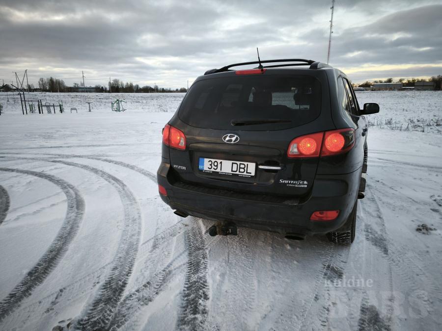 Melns Hyundai Santa Fe 2008 Tapa, ar dzinēja tilpumu 2.20 L un nobraukumu 292 tūkst. km par 3800 €, foto 9 vietnē AUTOMOTO.COM.LV