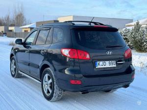 Melns Hyundai Santa Fe 2008 Kauņa, ar dzinēja tilpumu 2.19 L un nobraukumu 291 tūkst. km par 4000 €, foto 2 vietnē AUTOMOTO.COM.LV