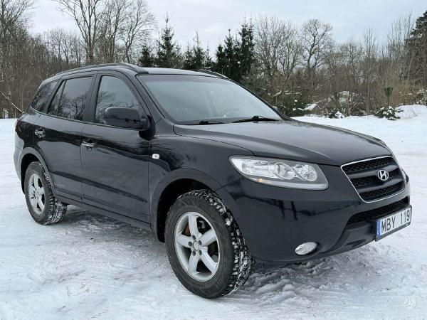 Black Hyundai Santa Fe 2008 in Klaipeda, with an engine capacity of 2.19 L and mileage of 244 thousand km for 3490 €, photo 5 on AUTOMOTO.COM.LV