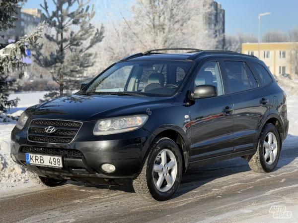 Black Hyundai Santa Fe 2008 in Kaunas, with an engine capacity of 2.20 L and mileage of 311 thousand km for 4000 €, photo 1 on AUTOMOTO.COM.LV