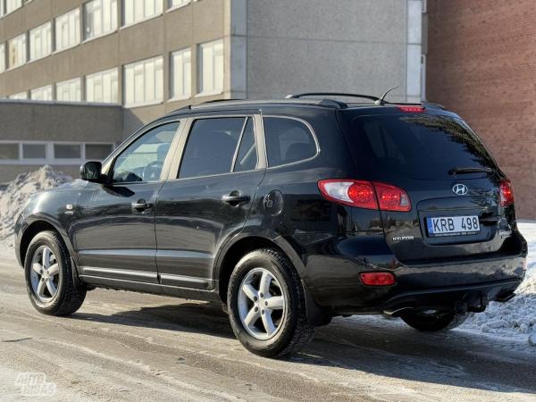 Black Hyundai Santa Fe 2008 in Kaunas, with an engine capacity of 2.20 L and mileage of 311 thousand km for 4000 €, photo 4 on AUTOMOTO.COM.LV