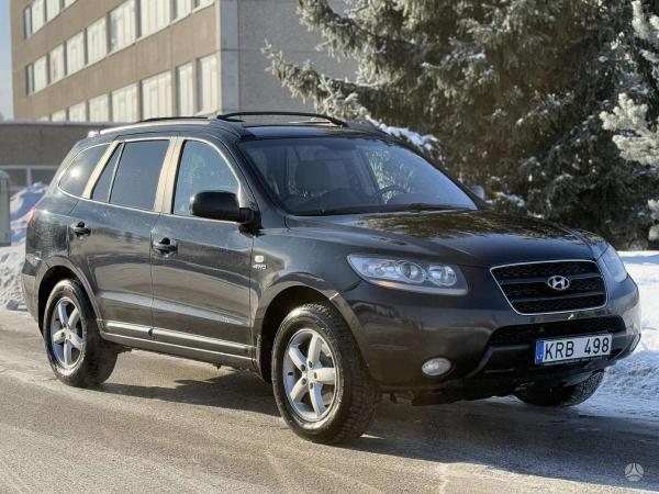 Black Hyundai Santa Fe 2008 in Kaunas, with an engine capacity of 2.19 L and mileage of 311 thousand km for 4000 €, photo 2 on AUTOMOTO.COM.LV