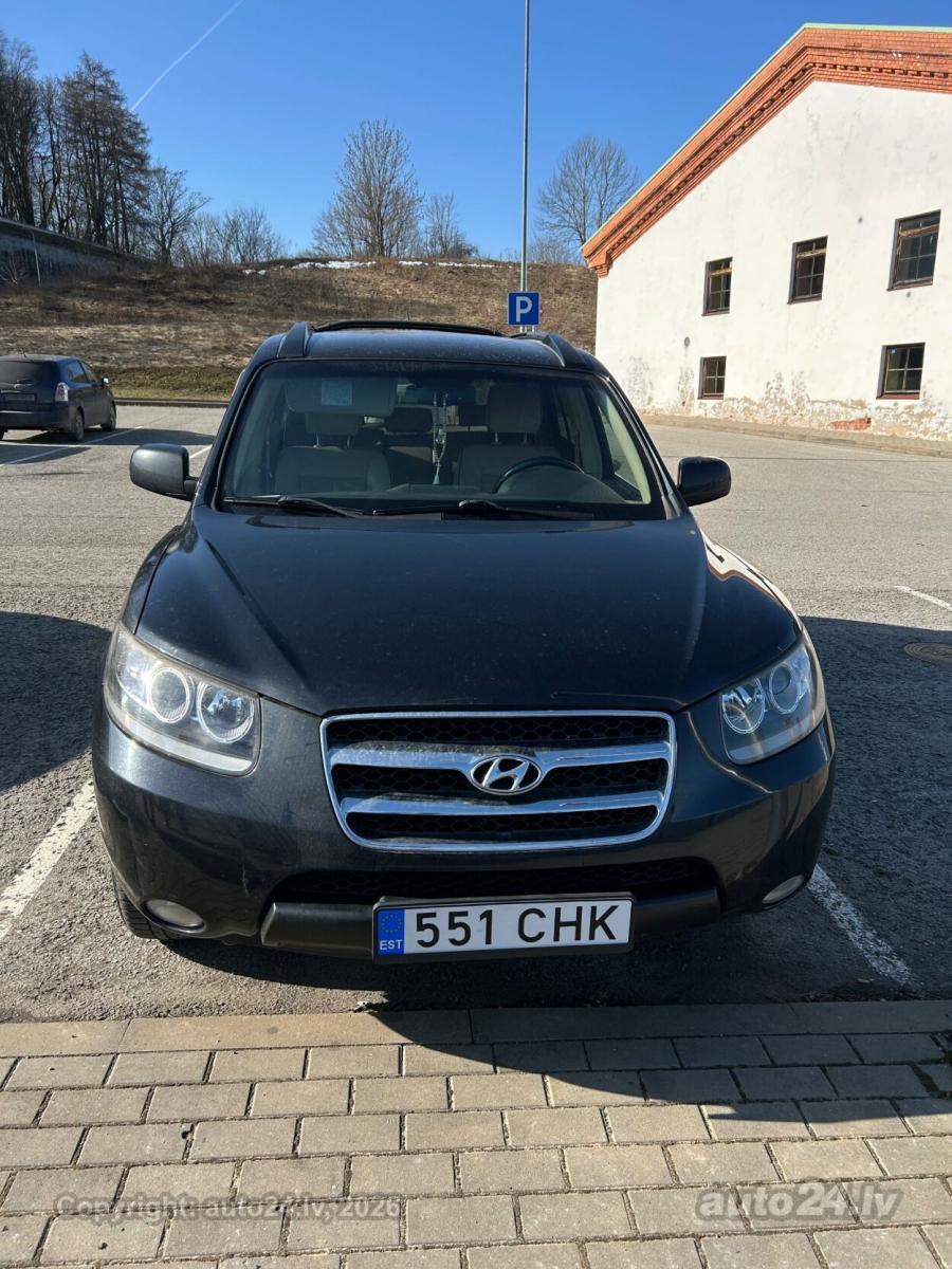 Black Hyundai Santa Fe 2008 in Narva, with an engine capacity of 2.20 L and mileage of 236 thousand km for 3700 €, photo 1 on AUTOMOTO.COM.LV