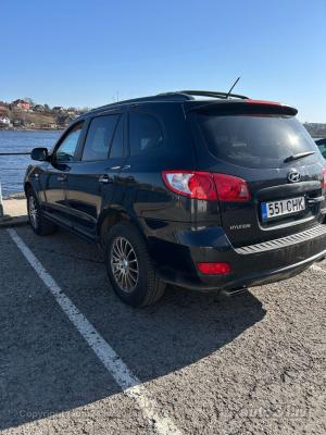 Black Hyundai Santa Fe 2008 in Narva, with an engine capacity of 2.20 L and mileage of 236 thousand km for 3700 €, photo 4 on AUTOMOTO.COM.LV