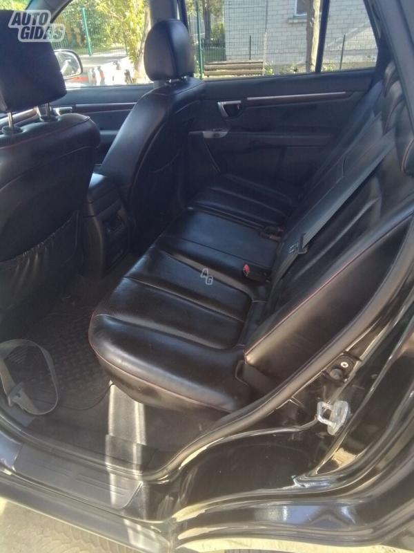 Melns Hyundai Santa Fe 2008 Panevēža, ar dzinēja tilpumu 2.20 L un nobraukumu 220 tūkst. km par 2700 €, foto 4 vietnē AUTOMOTO.COM.LV
