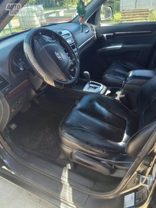 Melns Hyundai Santa Fe 2008 Panevēža, ar dzinēja tilpumu 2.20 L un nobraukumu 220 tūkst. km par 2700 €, foto 5 vietnē AUTOMOTO.COM.LV