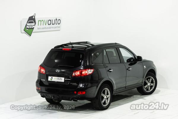 Black Hyundai Santa Fe 2008 in Tallinn, with an engine capacity of 2.20 L and mileage of 251 thousand km for 4990 €, photo 2 on AUTOMOTO.COM.LV