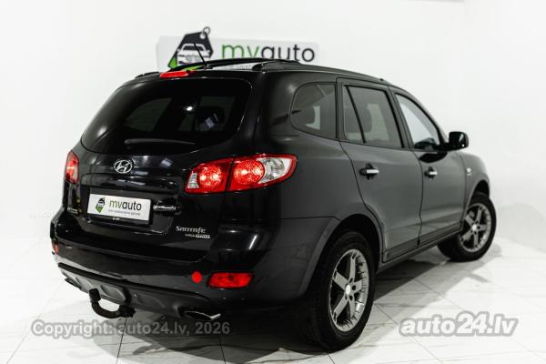 Black Hyundai Santa Fe 2008 in Tallinn, with an engine capacity of 2.20 L and mileage of 251 thousand km for 4990 €, photo 8 on AUTOMOTO.COM.LV