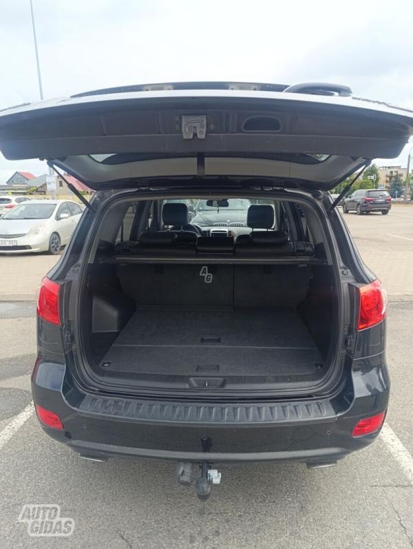 Black Hyundai Santa Fe 2008 in Kaunas, with an engine capacity of 2.20 L and mileage of 209 thousand km for 3900 €, photo 1 on AUTOMOTO.COM.LV