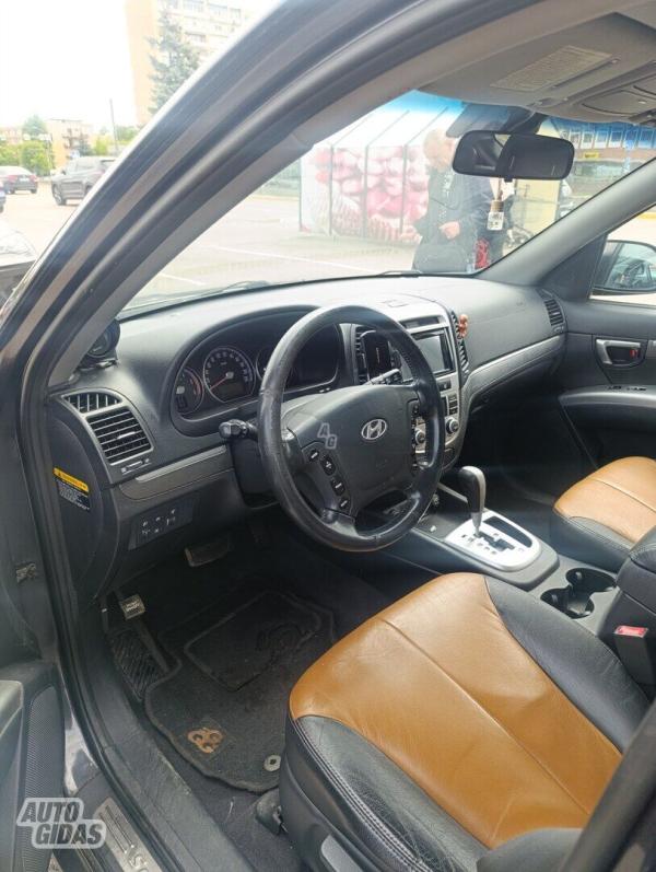 Black Hyundai Santa Fe 2008 in Kaunas, with an engine capacity of 2.20 L and mileage of 209 thousand km for 3900 €, photo 3 on AUTOMOTO.COM.LV