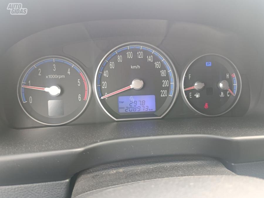 Melns Hyundai Santa Fe 2008 Kauņa, ar dzinēja tilpumu 2.20 L un nobraukumu 209 tūkst. km par 3900 €, foto 6 vietnē AUTOMOTO.COM.LV