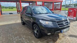 Melns Hyundai Santa Fe 2008 Rīga, ar dzinēja tilpumu 2.20 L un nobraukumu 245 tūkst. km par 3800 €, foto 3 vietnē AUTOMOTO.COM.LV