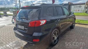 Melns Hyundai Santa Fe 2008 Rīga, ar dzinēja tilpumu 2.20 L un nobraukumu 245 tūkst. km par 3800 €, foto 5 vietnē AUTOMOTO.COM.LV