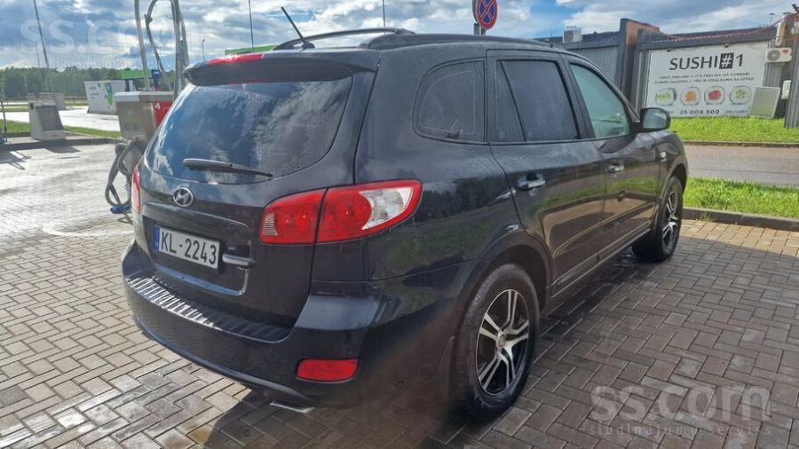 Melns Hyundai Santa Fe 2008 Rīga, ar dzinēja tilpumu 2.20 L un nobraukumu 245 tūkst. km par 3800 €, foto 5 vietnē AUTOMOTO.COM.LV