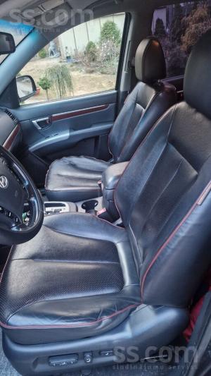 Melns Hyundai Santa Fe 2008 Rīga, ar dzinēja tilpumu 2.20 L un nobraukumu 245 tūkst. km par 3800 €, foto 9 vietnē AUTOMOTO.COM.LV